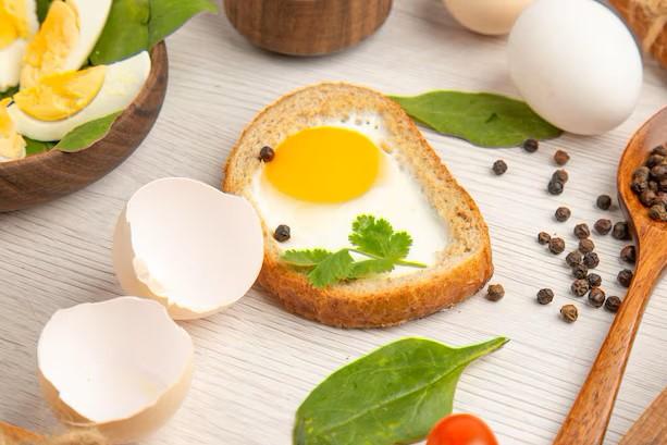 How Healthy Are Eggs? The Truth About Their Benefits and Risks ...