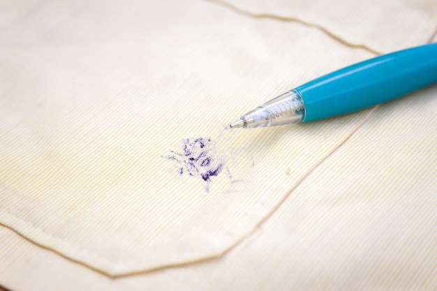 How to Remove Pen Marks from Clothes? 5 Simple yet Effective Tips ...