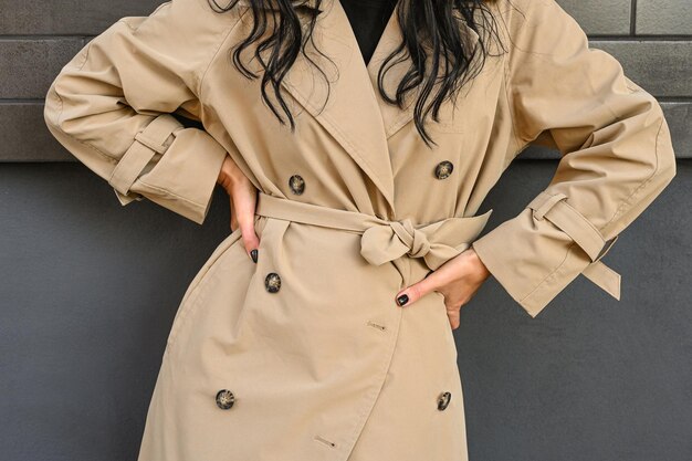 How to Tie a Trench Coat Belt? Easy Ways to Look Stylish! - LifeInTrends