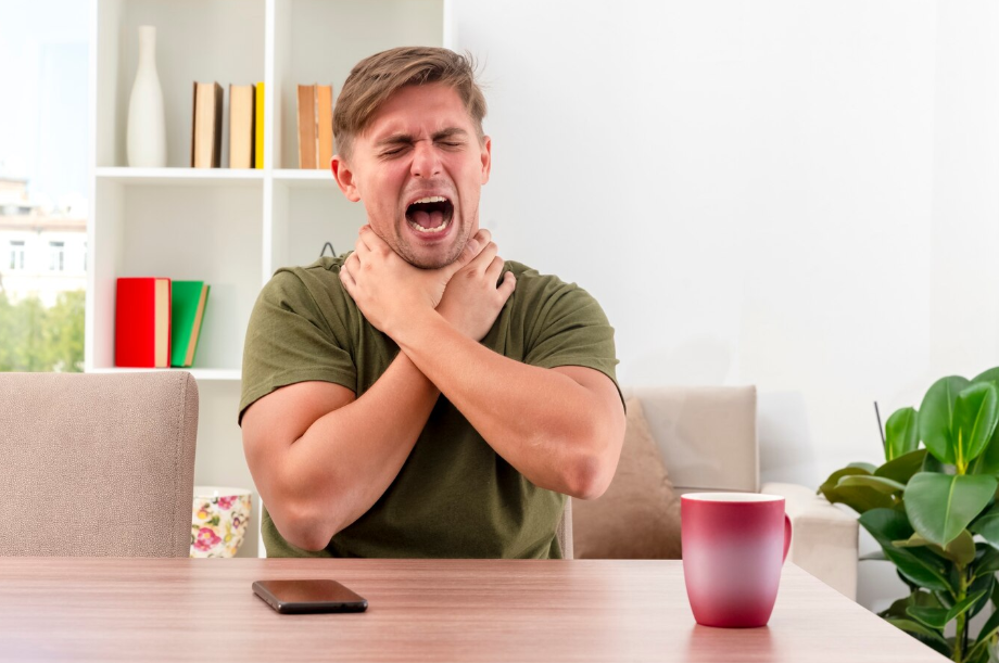 How to Dislodge Food Stuck in Your Throat: What You Should Know ...