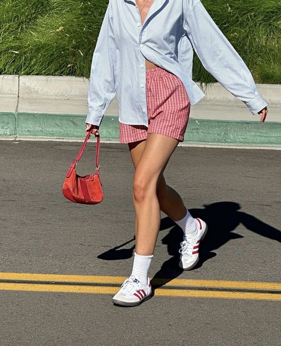 Y3K Outfits: Embrace Tomorrow with Futuristic Fashion - Toptrends Guide