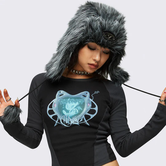 Eclectic Vibes Only: The Essentials of Weirdcore Outfits - Toptrends Guide