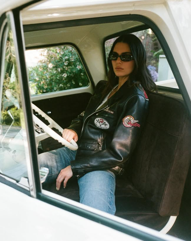 Y3K Outfits: Embrace Tomorrow with Futuristic Fashion - Toptrends Guide