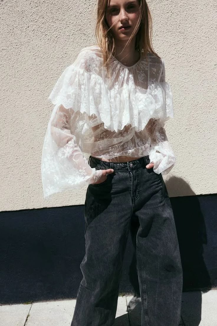 Eclectic Vibes Only: The Essentials of Weirdcore Outfits - Toptrends Guide