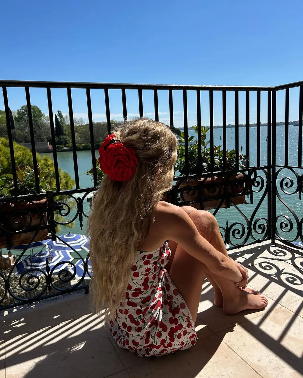 How to Dress Like a Fruit Girl For Summer —Tomato, Lemon, and Cherry ...