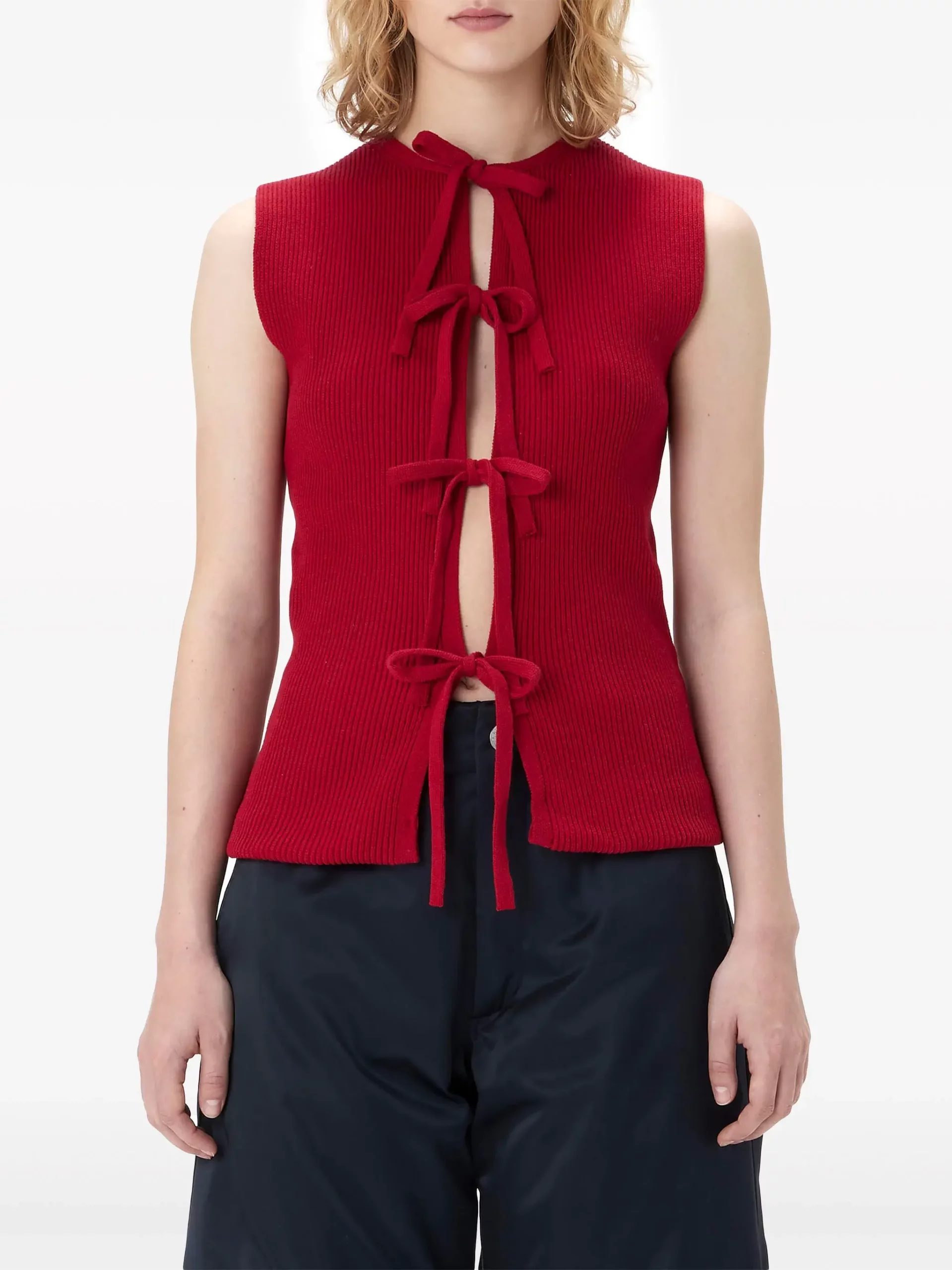 The Rise of Bows in Fashion: A Feminine Revival - Toptrends Guide