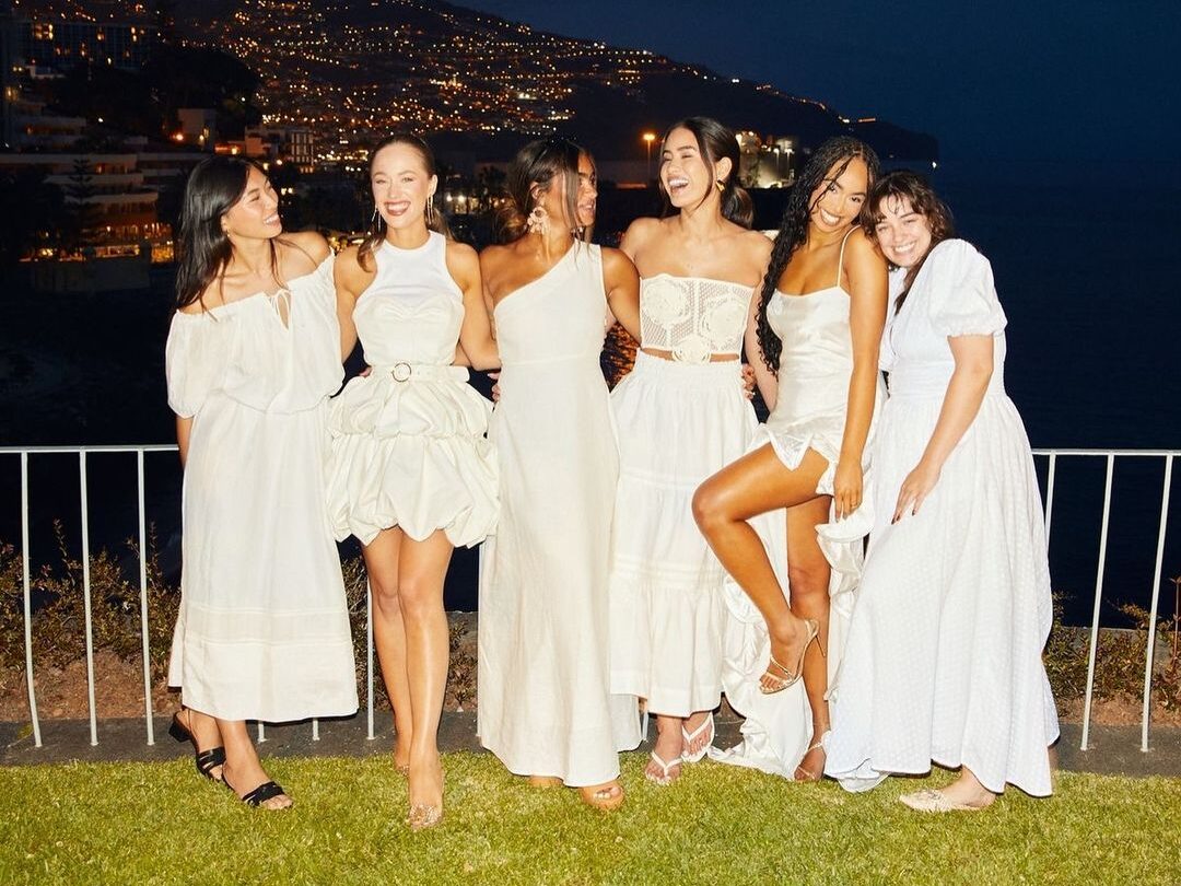 Get Ready for This Summer's Hot All-White Outfit Trend - Toptrends Guide