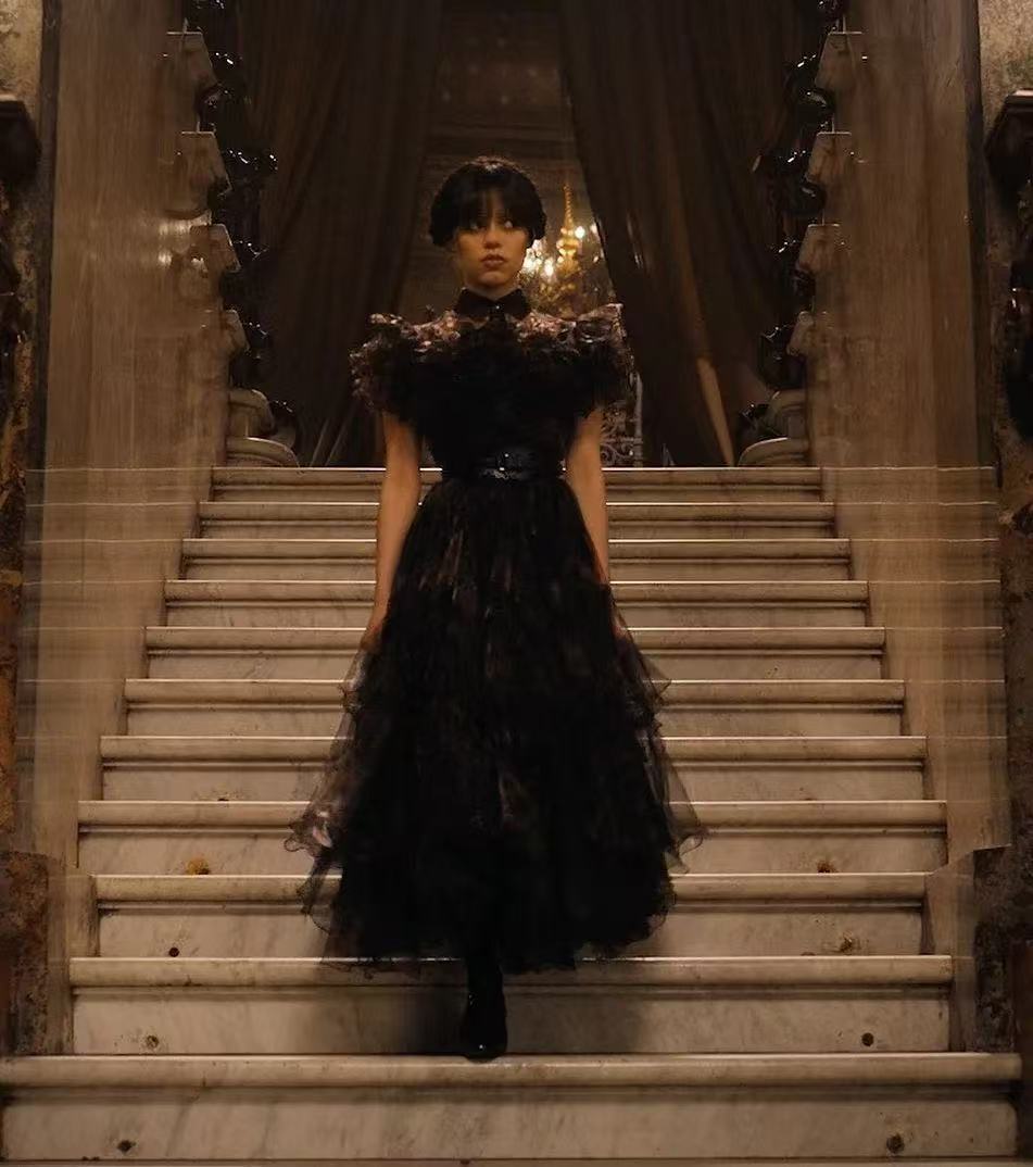 Trad Goth Outfits Inspo: How to Reinvent Fashion with Classic Pieces ...