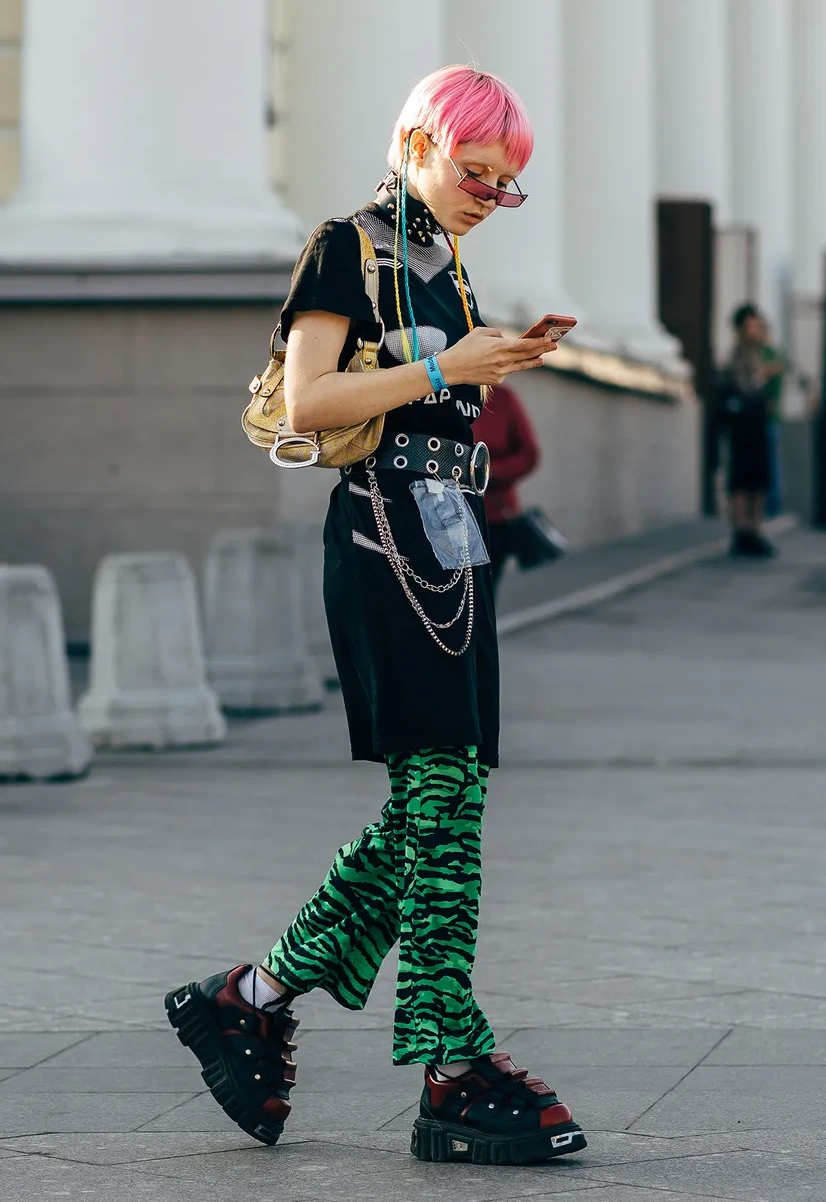 Eclectic Vibes Only: The Essentials of Weirdcore Outfits - Toptrends Guide