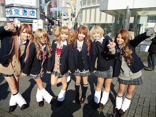 Everything You Need to Know About Gyaru Outfits - Toptrends Guide