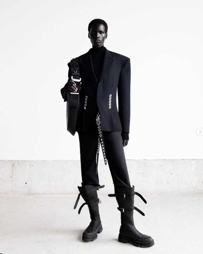 Y3K Outfits: Embrace Tomorrow with Futuristic Fashion - Toptrends Guide