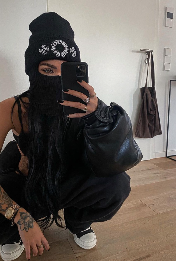 Why Balaclavas Are Winter 2024's Hottest Accessory? - Toptrends Guide