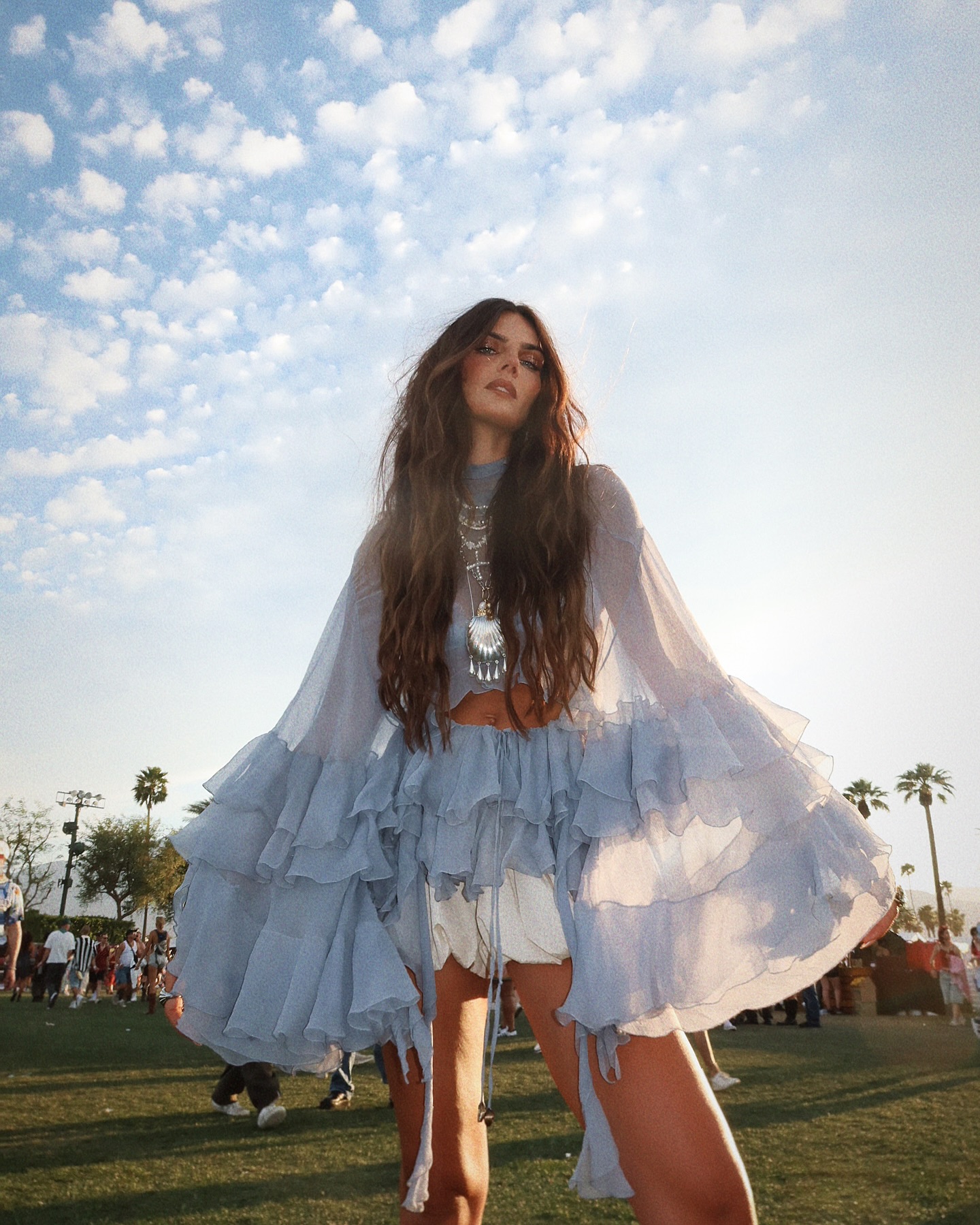 Coachella 2025 Outfits: Top Fashion Looks You Can’t Miss - Toptrends Guide